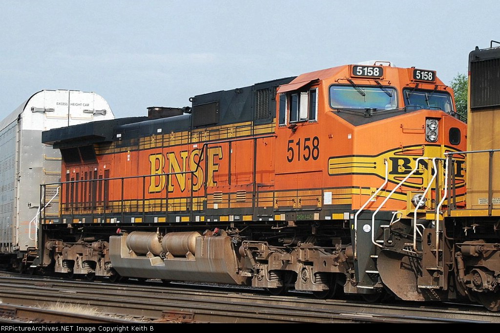 BNSF 5158